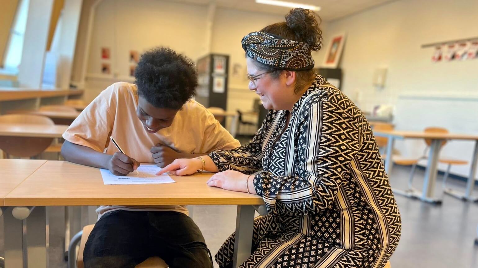 'Ik durf me kwetsbaar op te stellen naar mijn leerlingen' - Leraar24